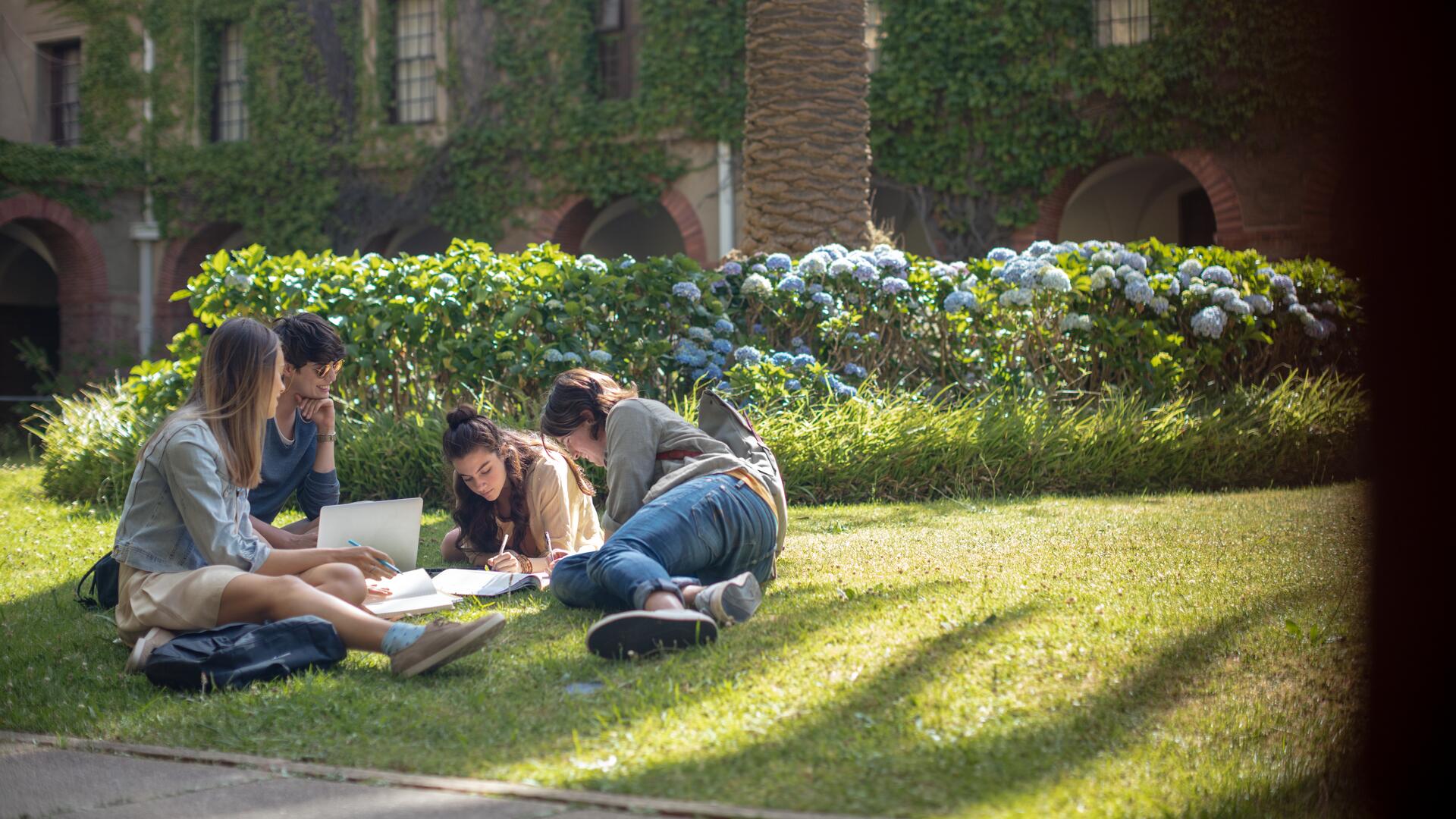 EF Education First - Voyages Responsables